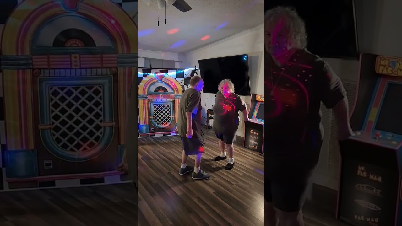 ✨️  Happy Friday dance✨️💃🕺