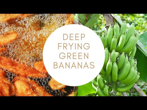 Deep frying green bananas👌😋💯