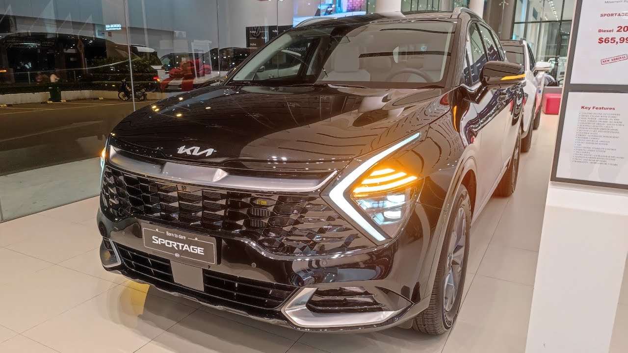 2022 Kia Sportage Interior and Exterior / Perfect Crossover SUV