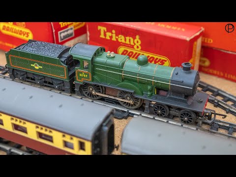 Tri-ang Railways R.350 Class L1 4-4-0 Locomotive with Maroon & Cream Coaches