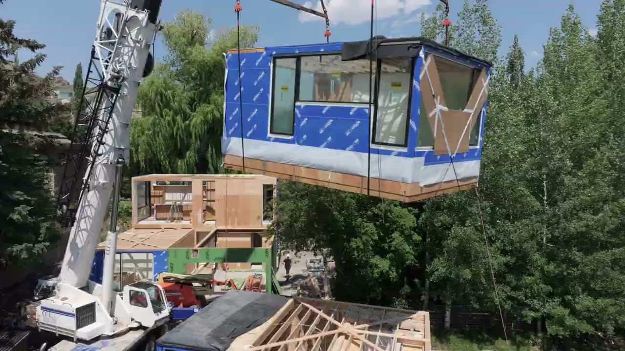 Lloyd Construction x Method Homes - Walnut Project - Module Drop