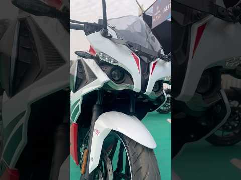 Finally Aa Gayi 2025 Bajaj RS 200 Showroom Mein #bajaj #pulsar #rs200