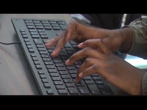Crimestoppers: Don't talk to strangers online