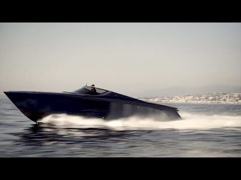 Aston Martin AM37, 1040hp powerboat review