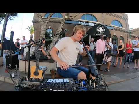 Street musician, goosebumps Worth respect