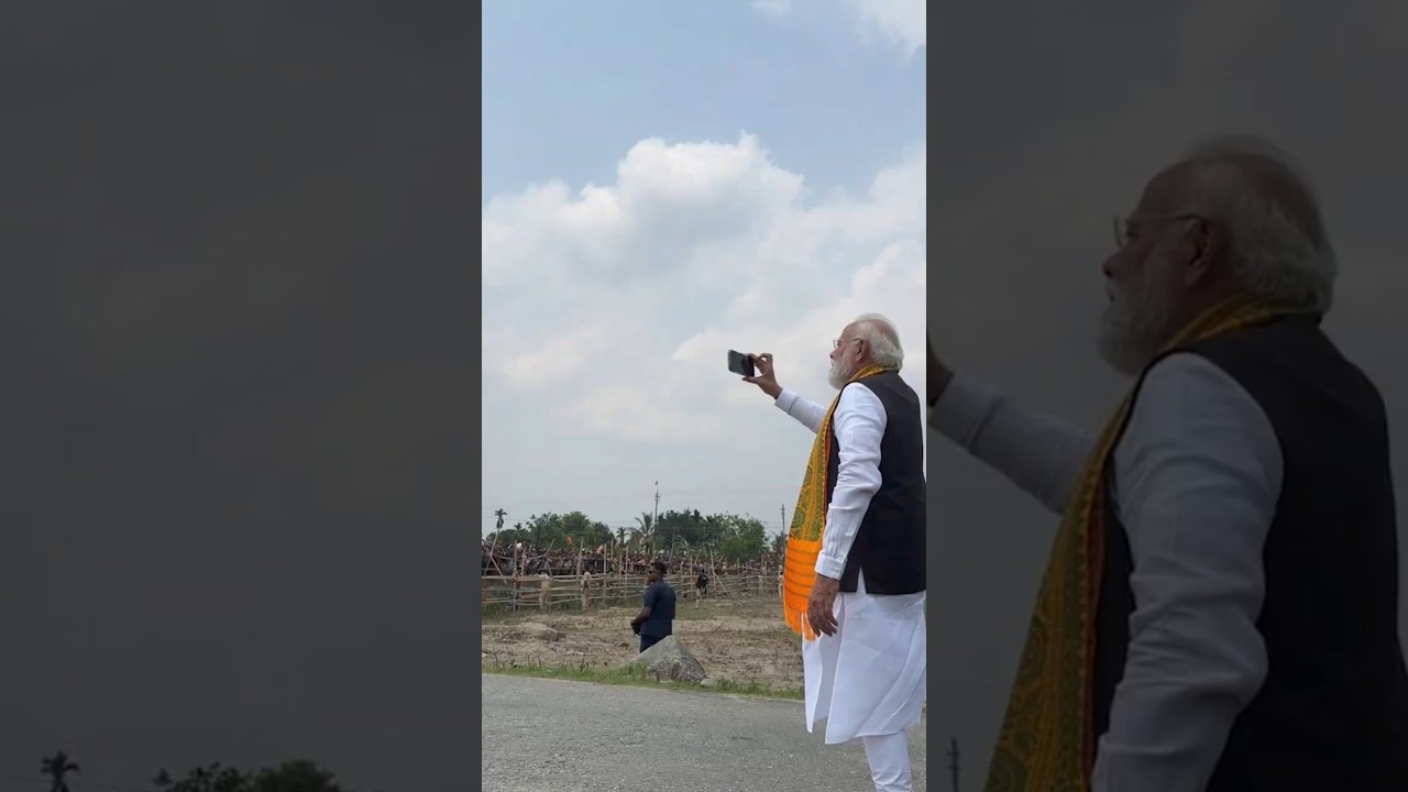 PM Modi capturing emotions of people at his rally! The visuals will absolutely make your day