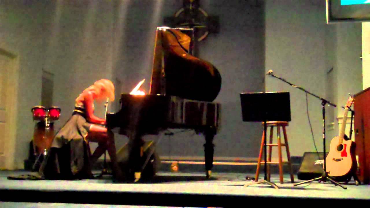 Hire Kate Judge - Singing Pianist in Philadelphia, PA | GigSalad