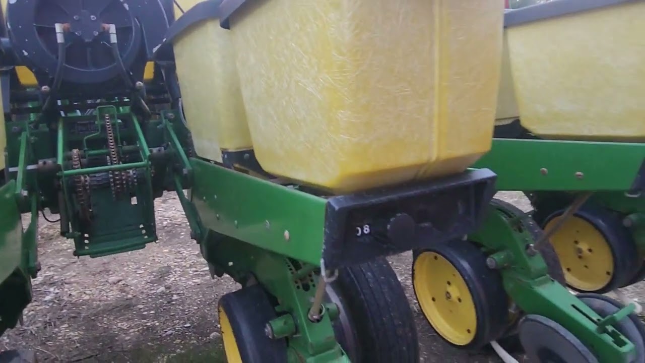 The new John Deere 7200 planter