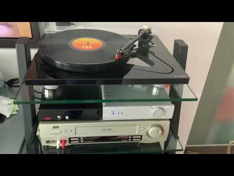 Rega Planar 8 + tonearm RB880 + Musical Fidelity MX-Vynl + Santana