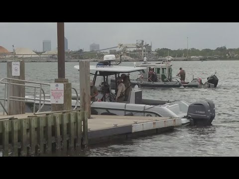 2 of 3 people missing after boat capsized in St. Johns River found dead, officials say