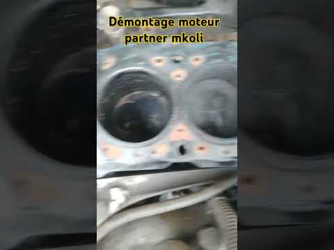 motor Peugeot Partnir farg3ato byala #automobile #mecaniquedupoint #mercedesbenz #mechanic #repair