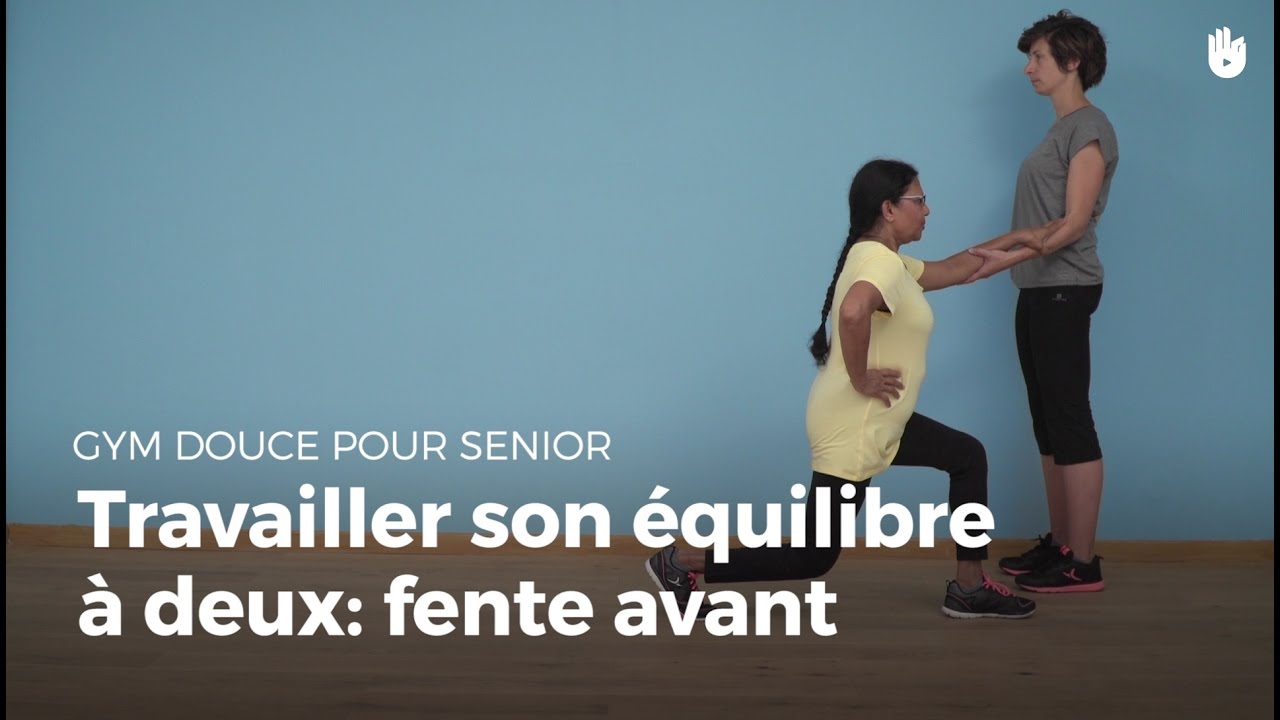 Exercice d'équilibre avec un partenaire : Fente avant - Exercices de ...