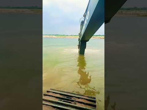 Volvo excavator sand cutting video #volvo #mrsoumocreator #excavator #poclain #yt #kamariyadoledole
