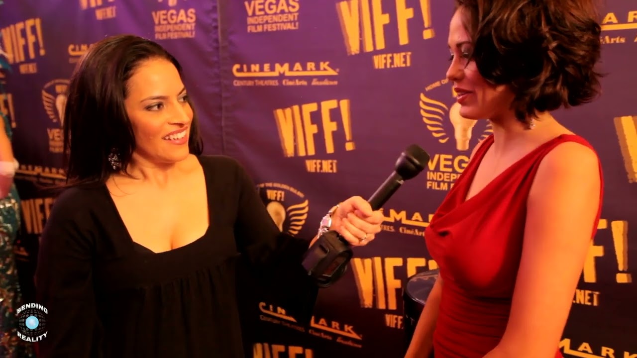 Adult Actress Jenny Hendrix Avoids Michael Stephens at Vegas Independent Film Festival