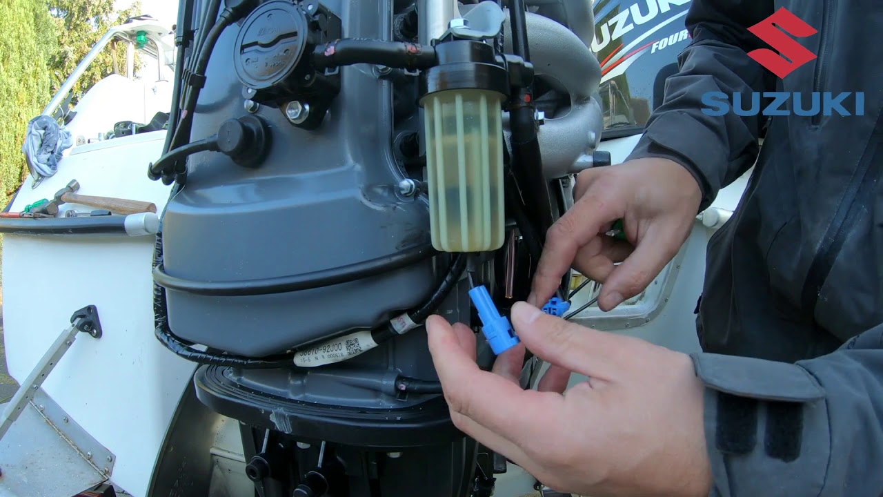 Suzuki DF140 HP Change of fuel filter