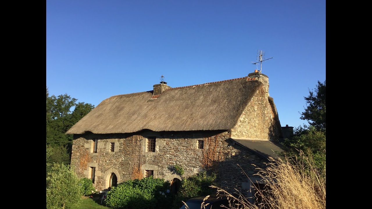 Noble house from the 17th century, in the calm of the countryside.