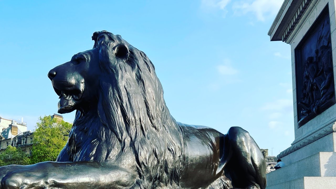TRAFALGAR SQUARE LIONS 🦁 IN LONDON!