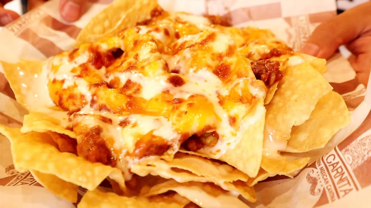 AWARD-WINNING NACHOS ALA BOMBA and DEEP FRIED BURRITOS! MEXICAN FOOD TRIP