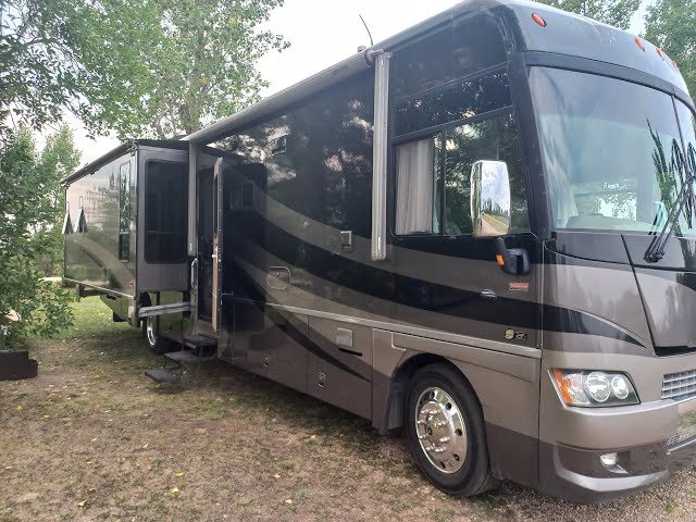 2006 Winnebago Adventurer 38T | RVs & Motorhomes | Calgary | Kijiji