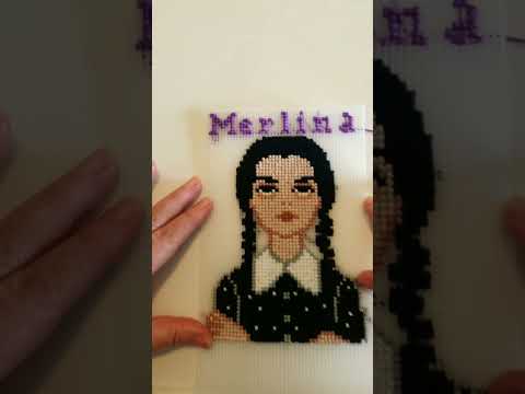 Wednesday-Merlina in Plastic Canva .. #wednesday #canva #manualidades #merlina