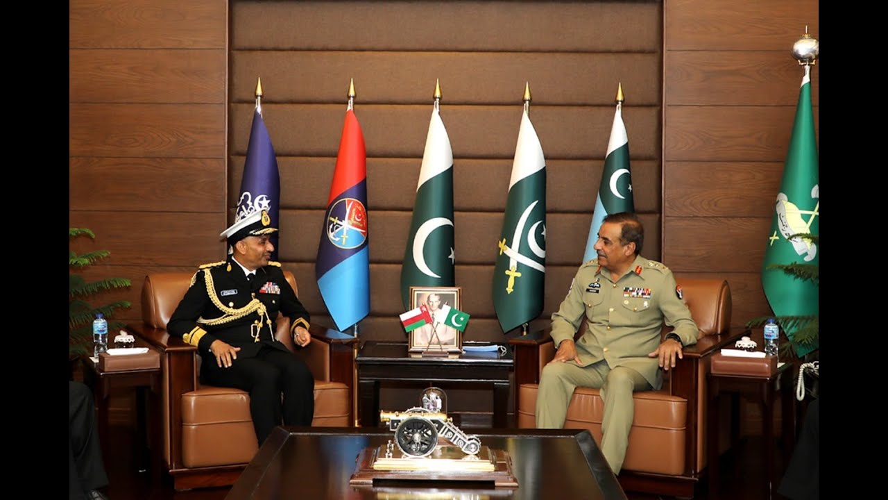 Press Release No 3/2022 - Commander Royal Navy of Oman called on CJCSC - 18 Jan 2022 | ISPR