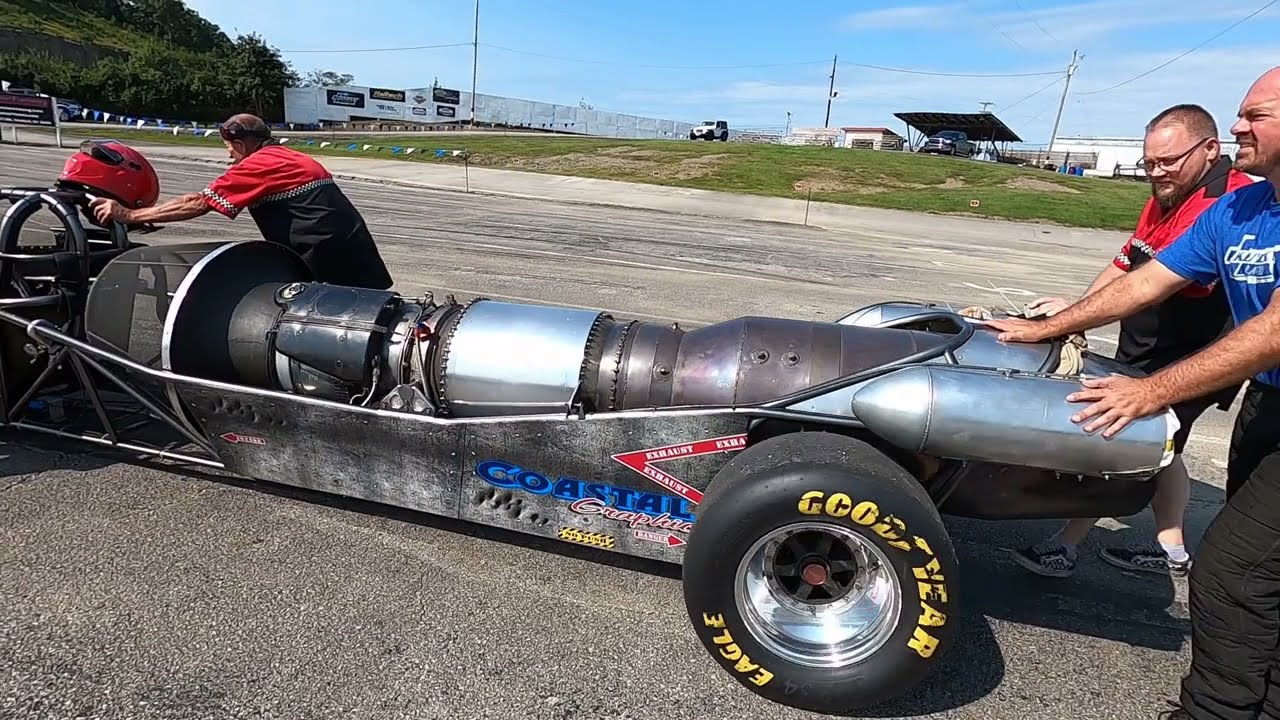 Watch a Jet-Powered, Flame-Spitting Dragster Hit Almost 300 MPH on the ...