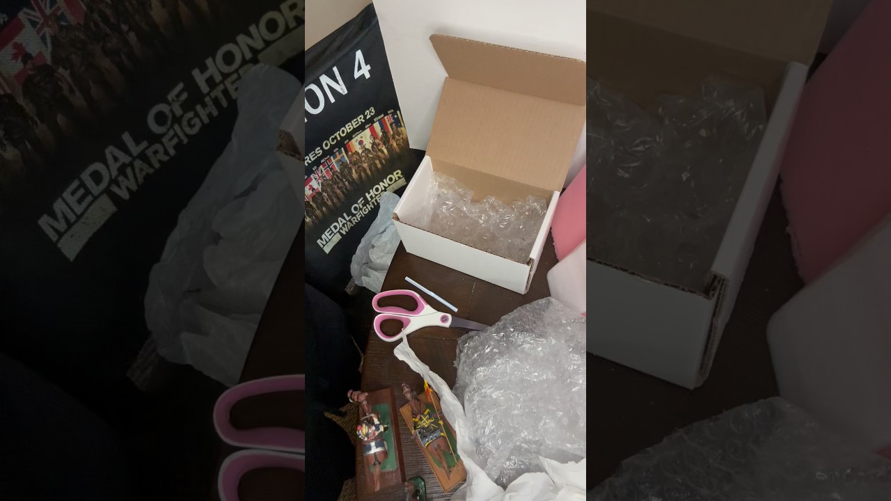 Wrapping loose toy soldier figures for safe transport! #toydoldiers #miniatures #fragileminiatures