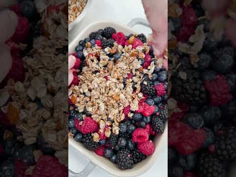 Easy Berry Breakfast Crumble Recipe