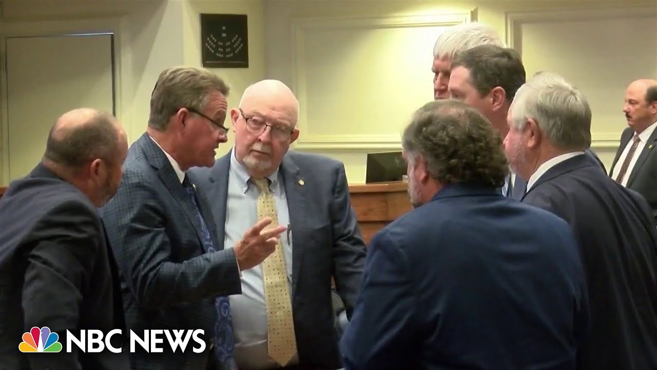 Alabama lawmakers vote on redistricting map despite Supreme Court ruling