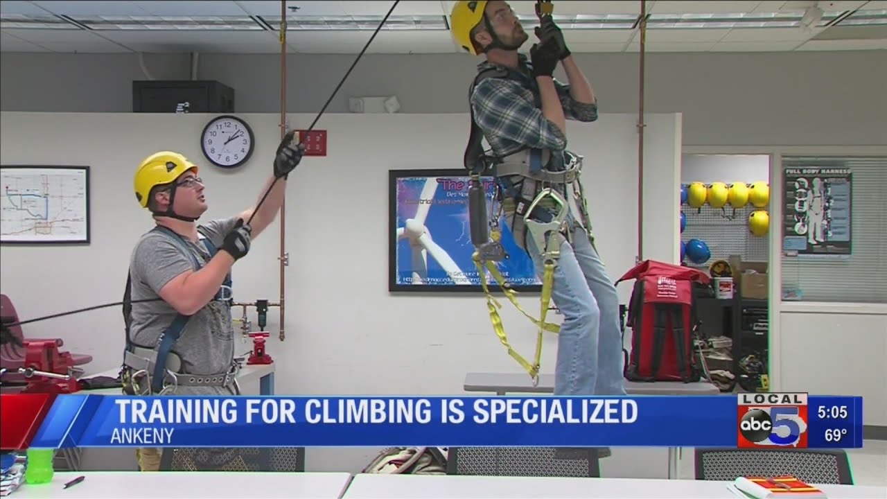 How are tower climbers trained?