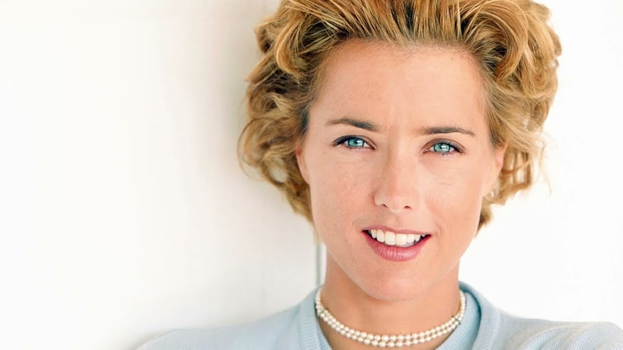 Téa Leoni Photos Leave Little To Imagination