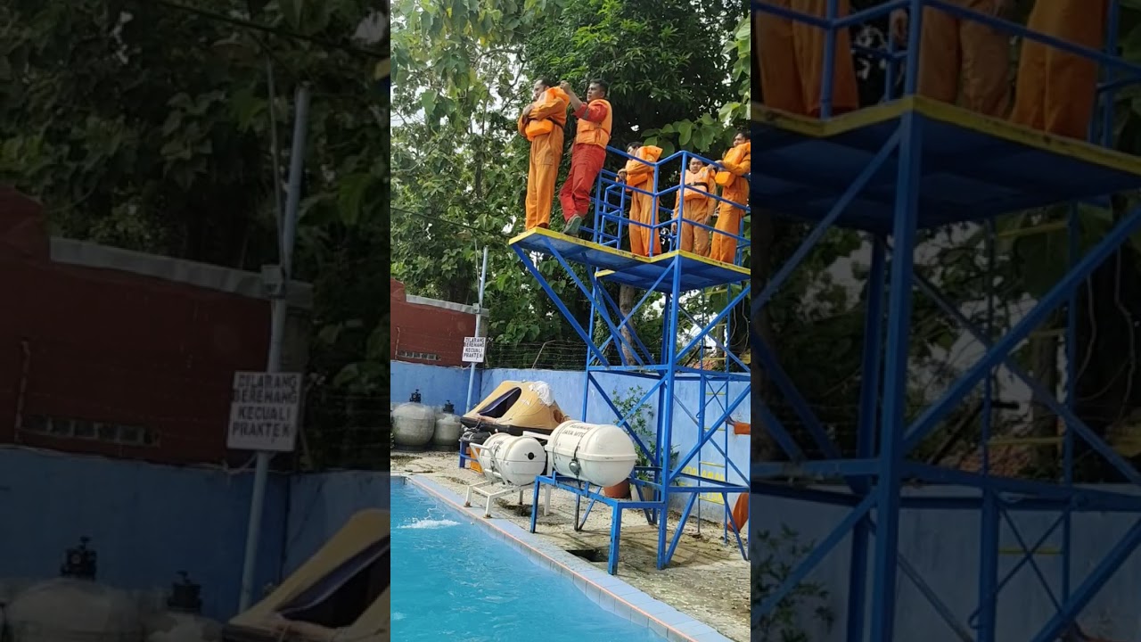 Latihan abandon ship BST (Basic safety training)