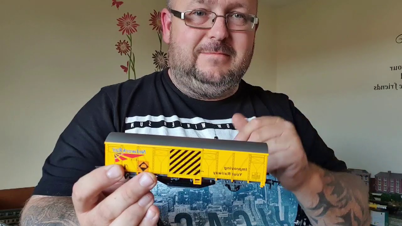 Gaugemaster railtrack track cleaner