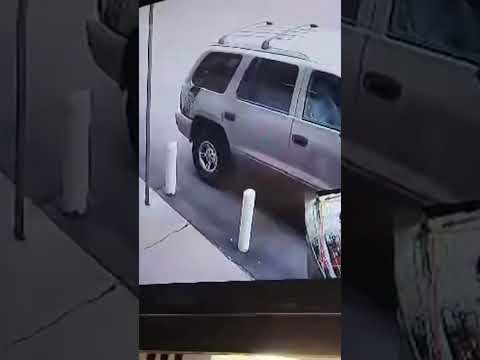 Caught on Camera: Man breaks SUV window just to be mean, Fresno CA