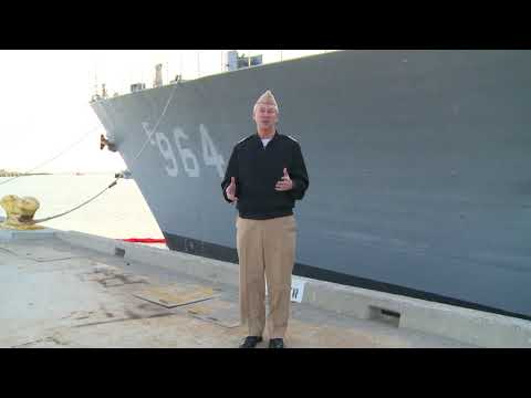 VADM Moore Visits NSWC PHD