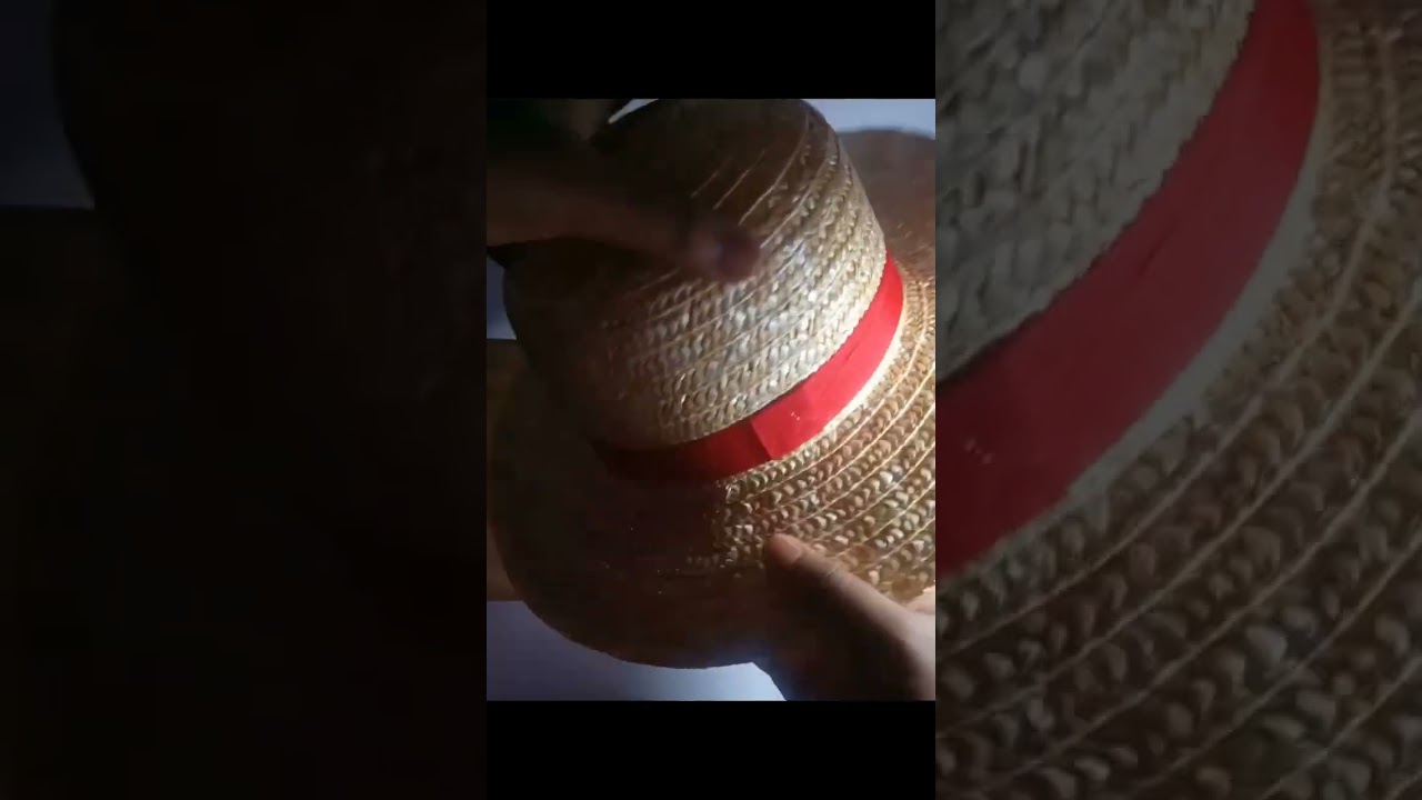Luffy's Straw Hat unboxing