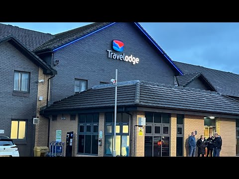 Travel lodge Glasgow Airport tour and review plus route to airport 