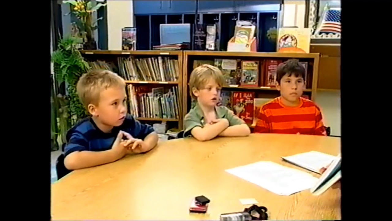 Video Example: A teacher demonstrates teaching word decoding