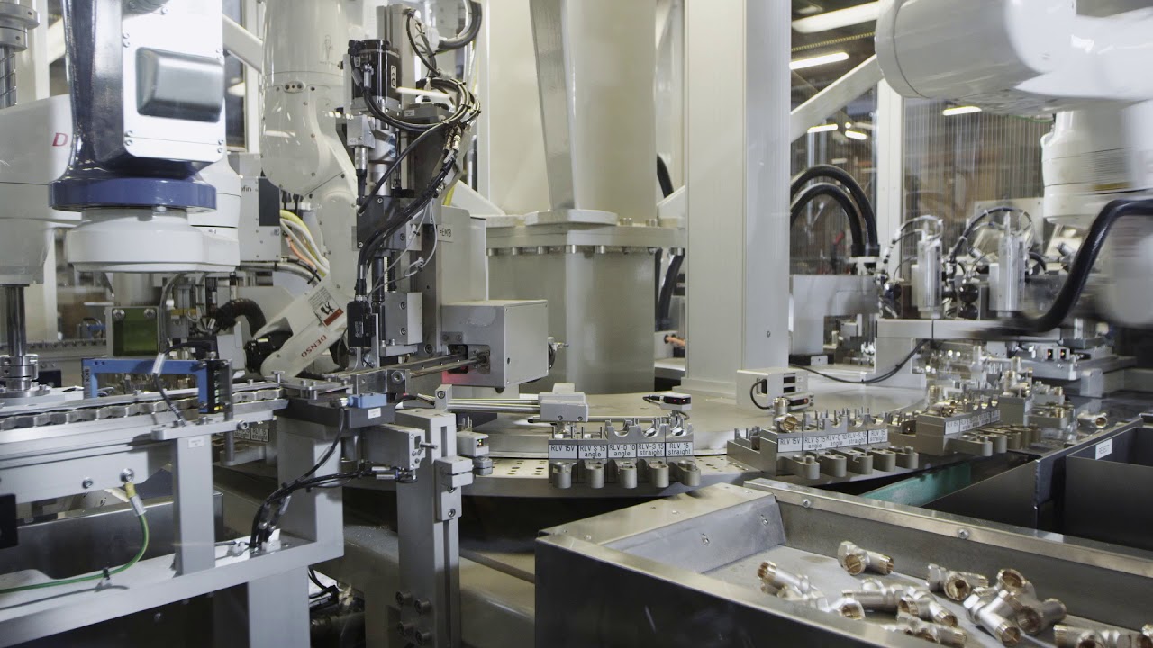 DENSO Robots - pick & place of valves for heating systems