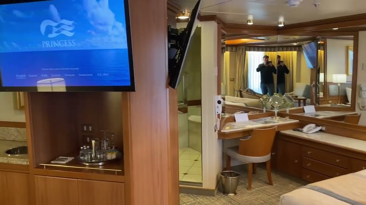 Ruby Princess Cabin D737 - suite Stateroom on Princess Cruise Line