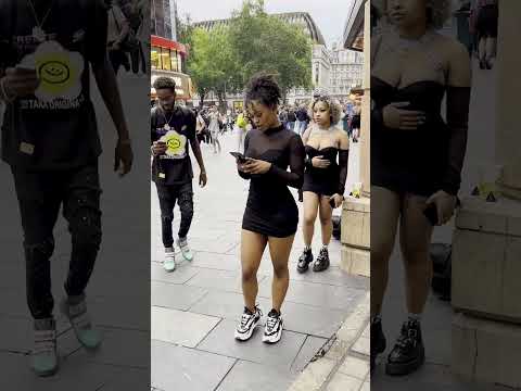 Extra Hand On Shoulder Prank ???????????? #viral #shorts #funny #prank #trending