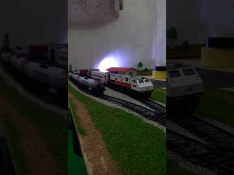 miniatur kereta api indonesia | persilangan kereta api #shorts #miniaturkeretaapi