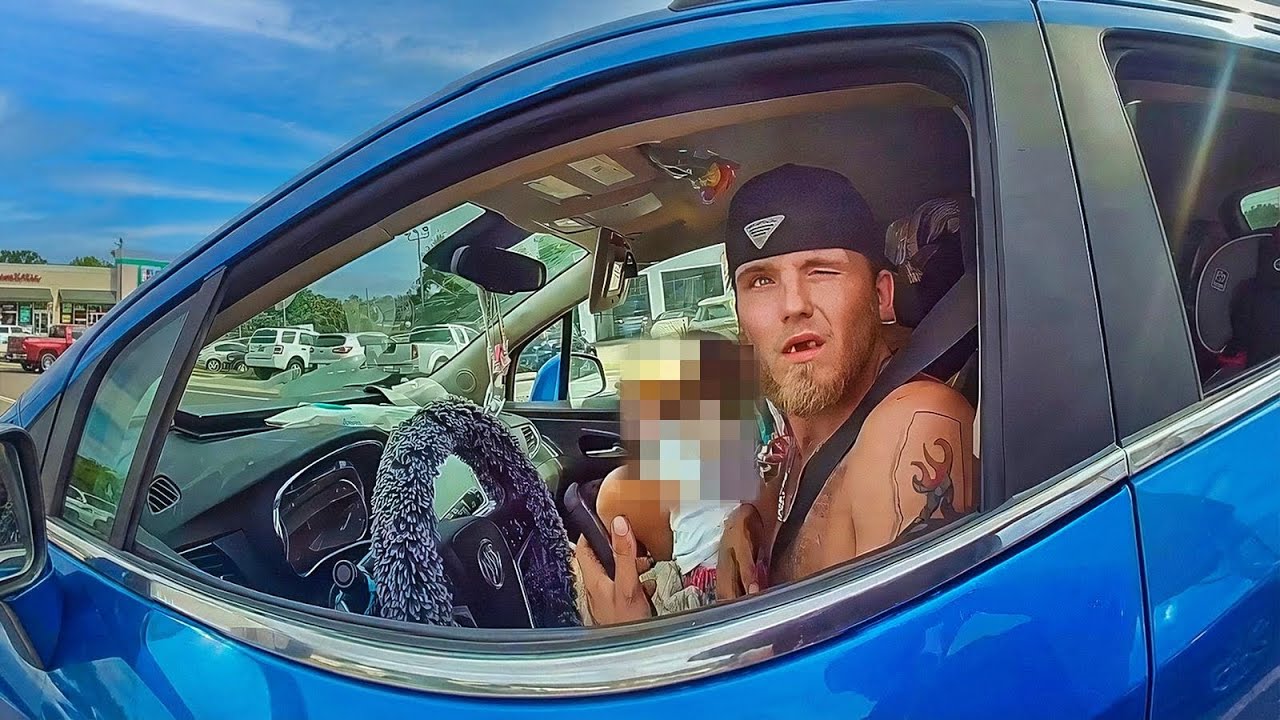 Cops Rescue Missing Child During Traffic Stop