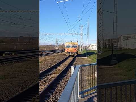 117 337 érkezik Aszódra #train #railway #mávstart #vonat #vasút #bz #személyvonat #máv #bzmot