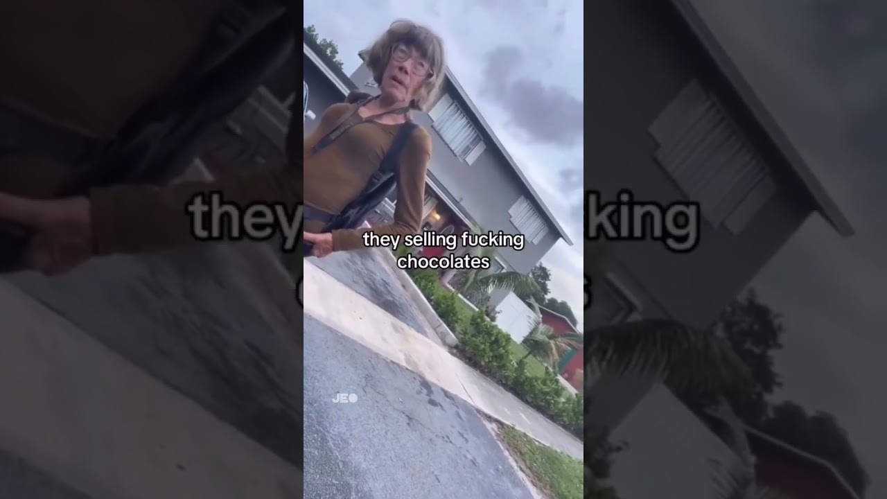 They Selling Chocolates #spongebob #chocolate #memes #meme #shorts #shortsfeed