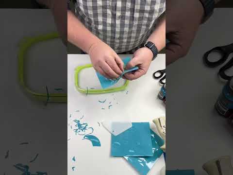 Pro Printer Uses Kids Screen Printing Kit. #screenprinting #kidsart #ink