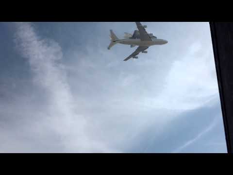 Steam Community :: Video :: Endeavor flyby over LinkedIn HQ!!