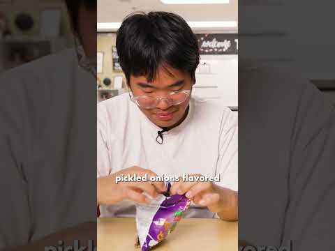 Highschoolers react to British 'Walkers Crisps'!