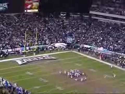 Akers beats the Giants