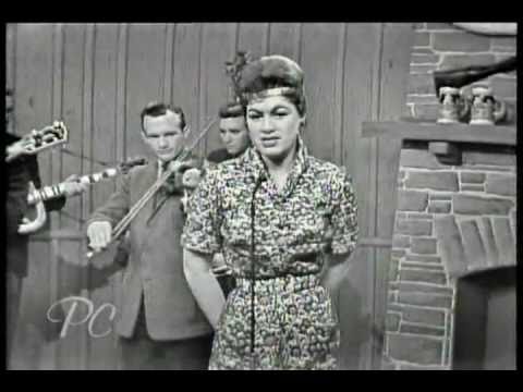 Best Patsy Cline Songs - The Stories Behind Patsy Cline's Best Songs